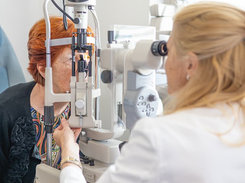 Operacija sive mrene na napotnico | Očesni center Morela